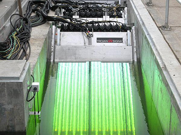 Benefits of Using Medium Pressure UV Lamps for Large Scale Systems